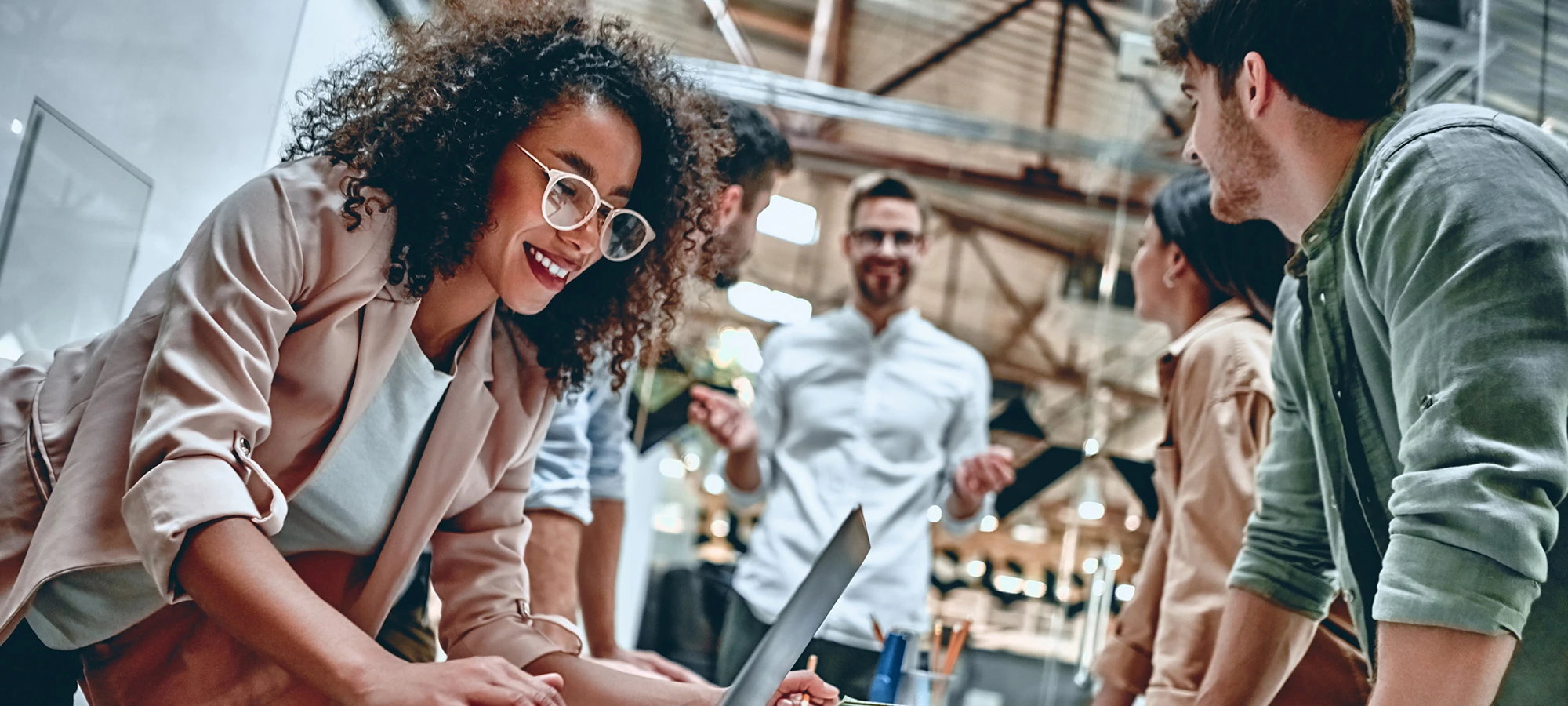 Hybrid Working Policy: 9 Things to Include | Cloudbooking